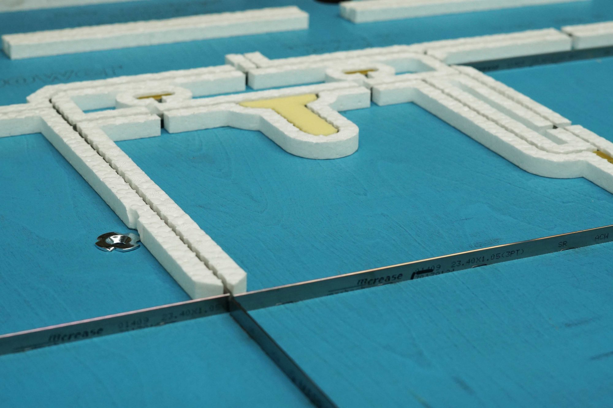 Cut & Crease – Luna Press